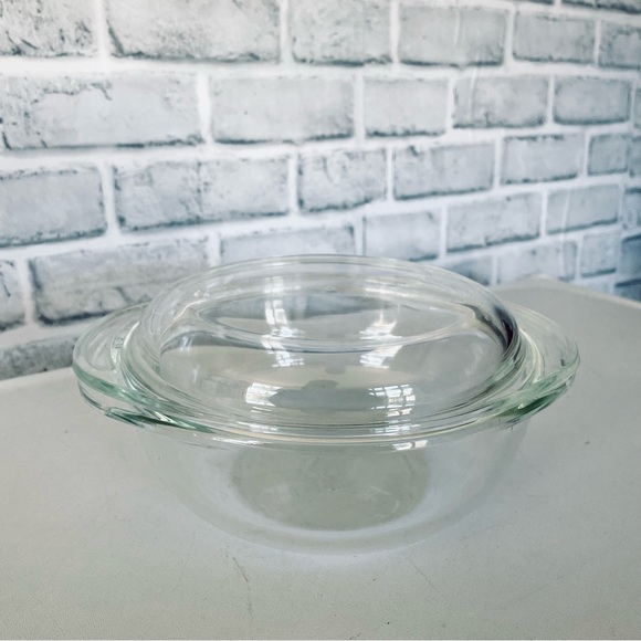 Pyrex | Kitchen | Vintage Pyrex 22 Clear Qt Casserole Dish With Lid | Poshmark